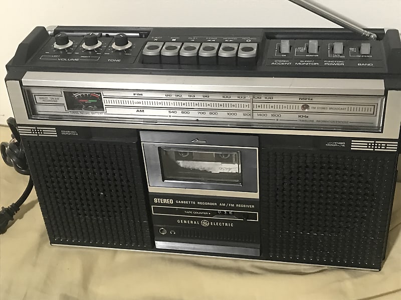 General Electric Model 3-5251A Boombox AM/FM Cassette | Reverb UK