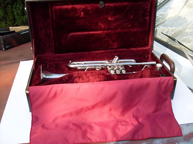 Silver Jupiter Tribune JTR-1200 Trumpet with case and Vincent | Reverb