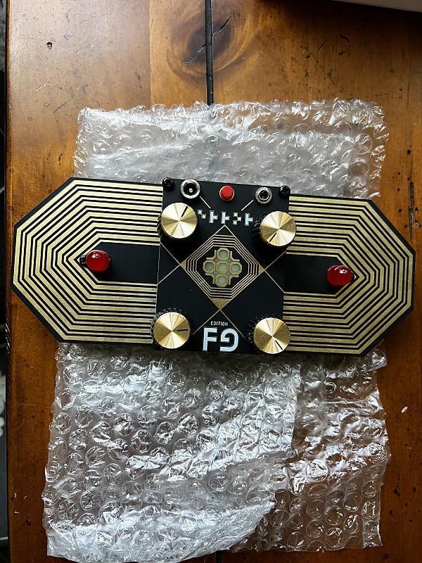 Error Instruments Blind Noise FG Dark 14kr Gold Edition | Reverb