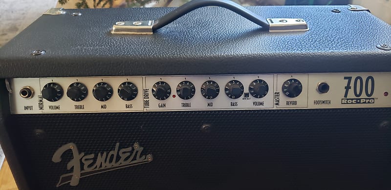 Fender Roc Pro 700 Vintage Black | Reverb