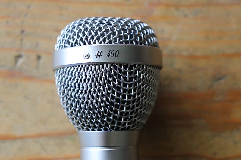 Beyerdynamic M 88 TG Dynamic Microphone (Limited Edition) | Reverb