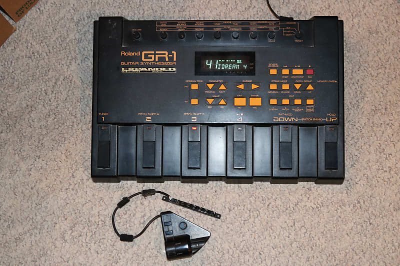 Roland GR-1 Guitar Synthesizer with GK-2A & M-512E Memory | Reverb
