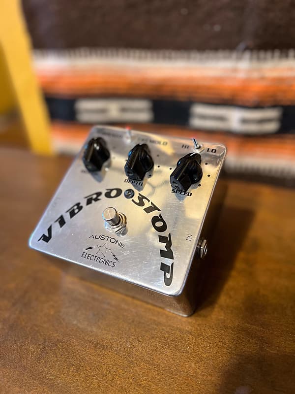 Austone Vibro-Stomp 2002 | Reverb