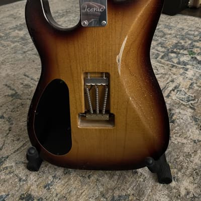 Iconic Evolution SD Floyd Rose 1984 Tremolo 2-Tone Sunburst | Reverb