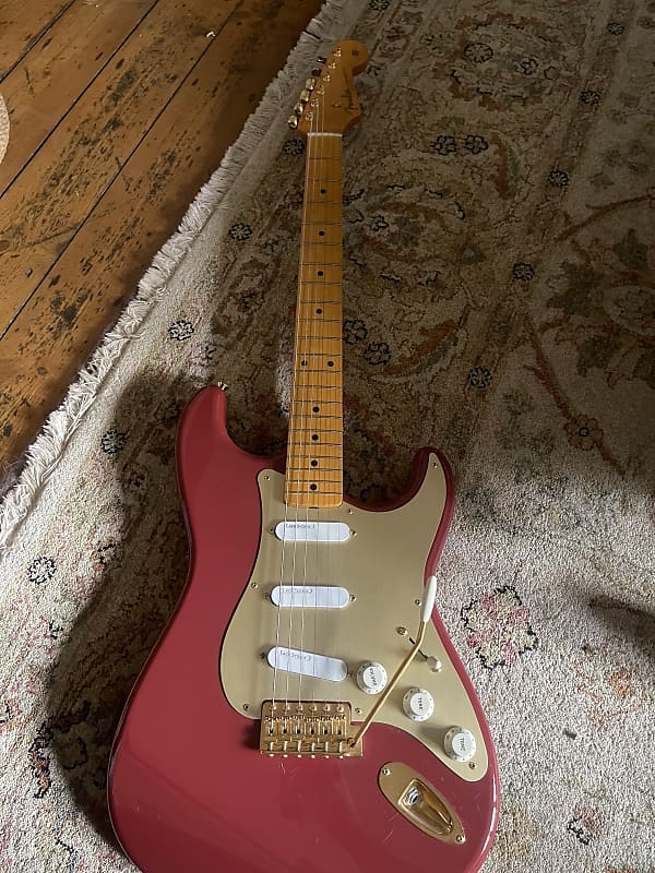 Fender FSR Stratocaster Limited Edition 2021 Red / Gold | Reverb UK