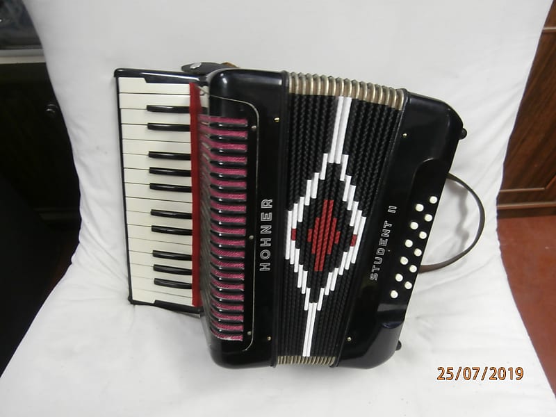 HOHNER STUDENT II 12 bass piano accordion 1960- 1970 shine | Reverb