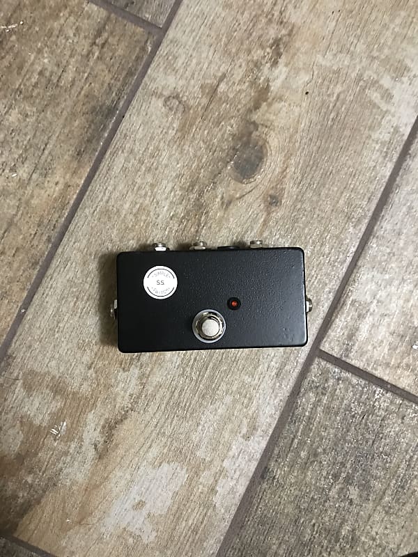 Simple Switch Effects True bypass looper (single loop) w/ | Reverb