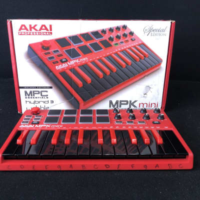 Used AKAI Professional MPK Mini Compact Keyboard & Pad | Reverb