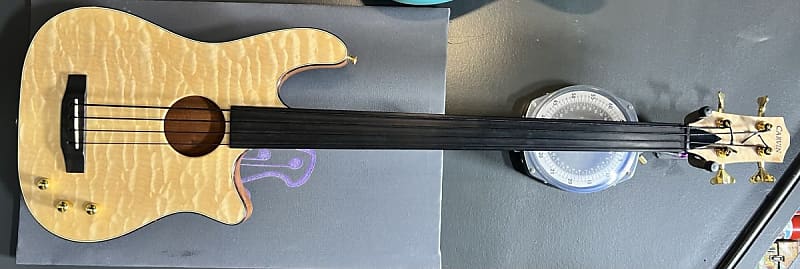 Carvin AC40 Quilt top fretless | Reverb UK