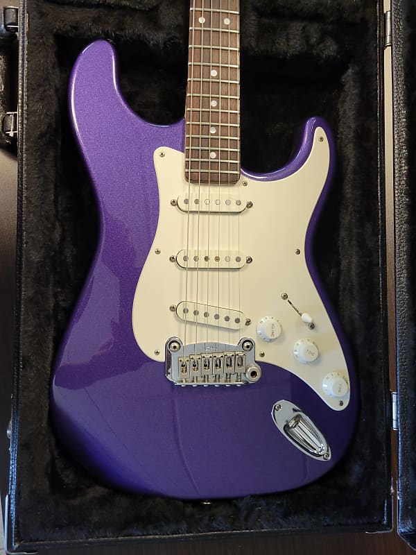 G&L Legacy 1994 Royal purple metallic | Reverb