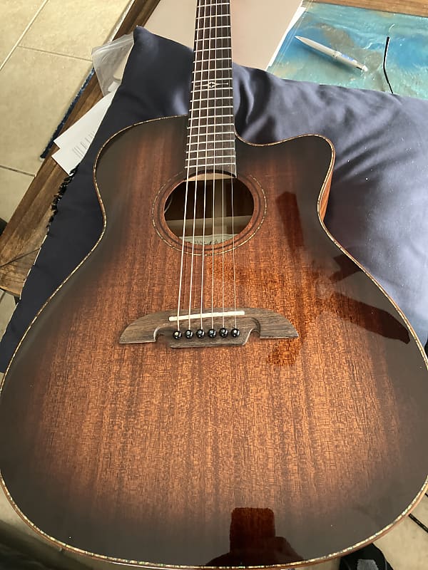 Alvarez MFA66CESHB Masterworks OM/Folk with Electronics 2010s | Reverb