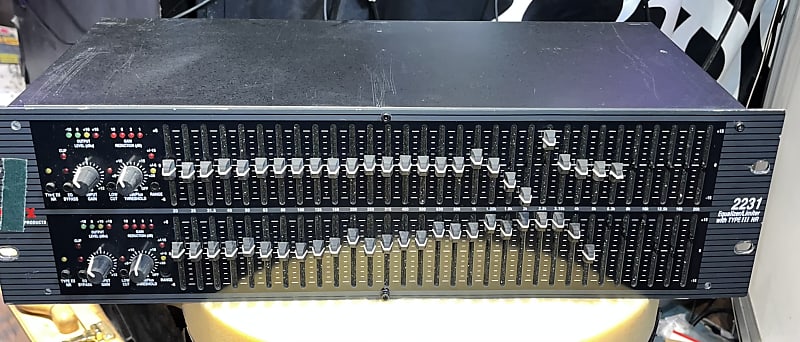 dbx 2231 Equalizer/Limiter with TYPE III NR | Reverb