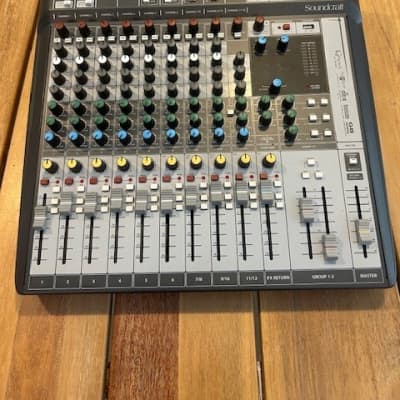 Soundcraft Signature 10 10-Input Mixer with Effects | Reverb