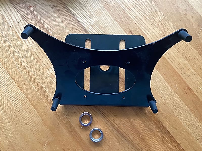 Line 6 Universal Mounting Stand for Pod 2.0, Pod xt & Pod x3 | Reverb