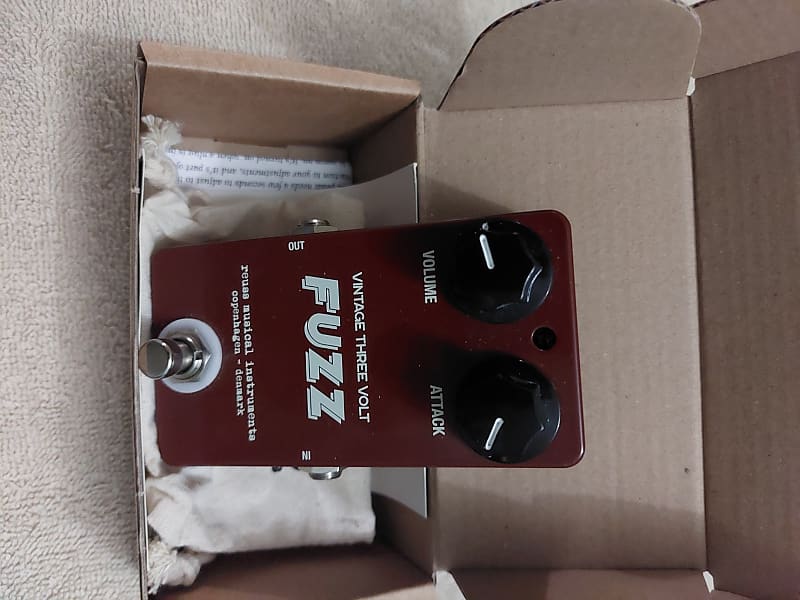 Reuss Vintage Three Volt Fuzz (FZ 01) | Reverb