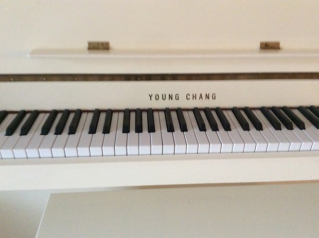 Young Chang pianos E-102a Polished white | Reverb