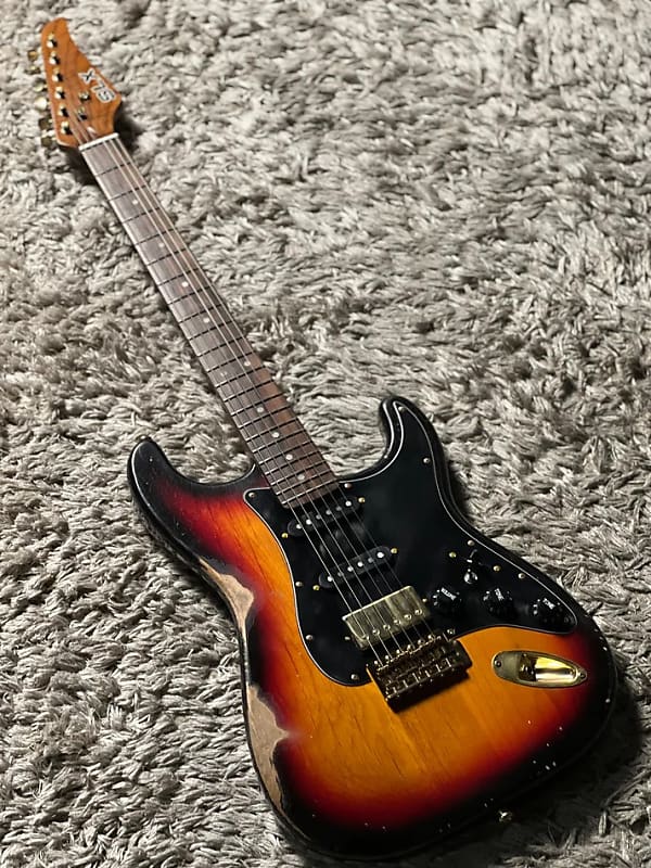 SLX Hawk Antique in 3-Tone Sunburst with Gold Hardware | Reverb