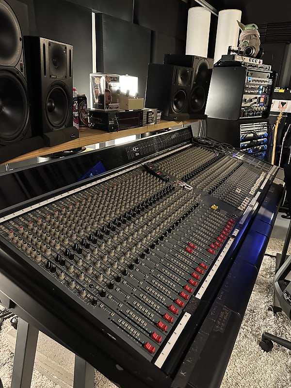 DDA QMR 48 Channel Recording Console | Reverb