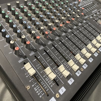 Yamaha EMX2000 12 Channel 400 watt Powered Mixer | Reverb