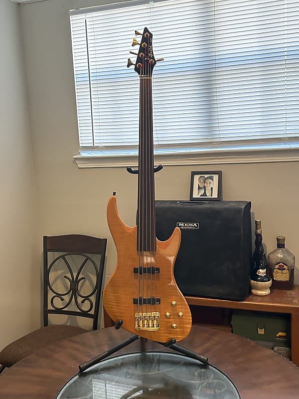 Guild Pilot Bass V Fretless Natural | Reverb
