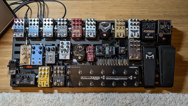 World's Greatest Analog Pedalboard w/ Loop Switcher | Reverb