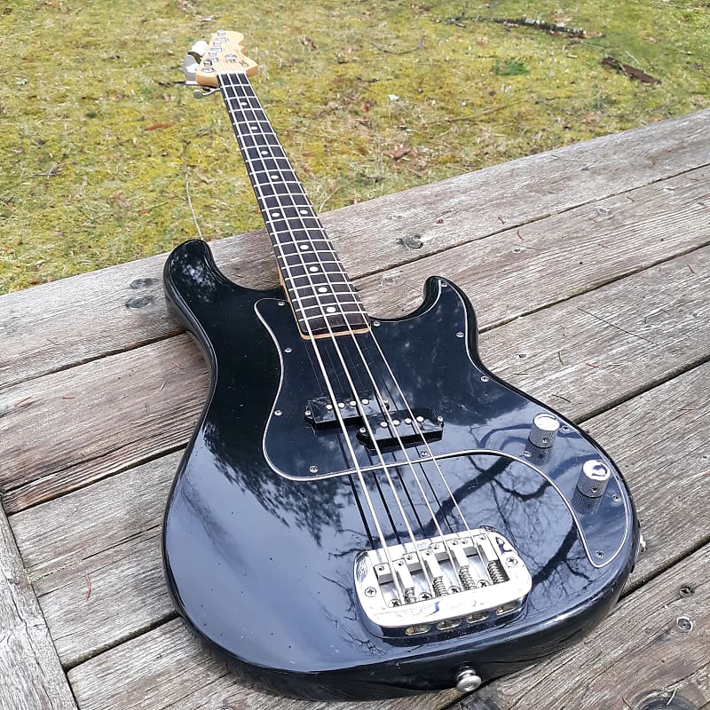 2000 G&L LB100 with original case | Reverb