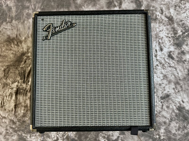 Fender Rumble V3 40 watt bass amp combo 10 inch Neo speaker! | Reverb