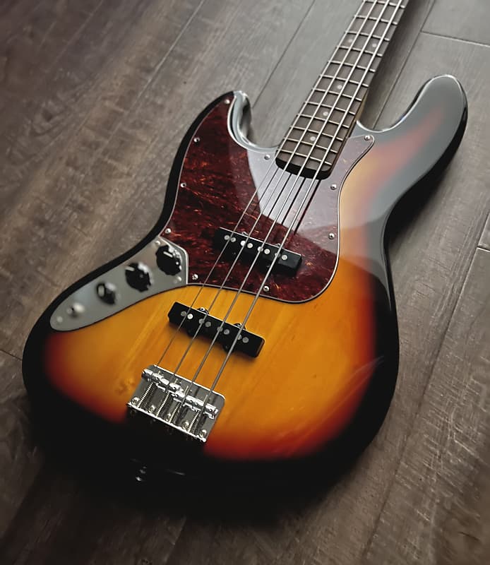 Left Handed Squier Jazz Bass 2015 - Sunburst | Reverb