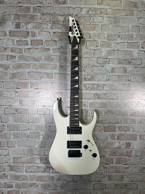 Ibanez Gio Electric Guitar (Buffalo Grove, IL) | Reverb