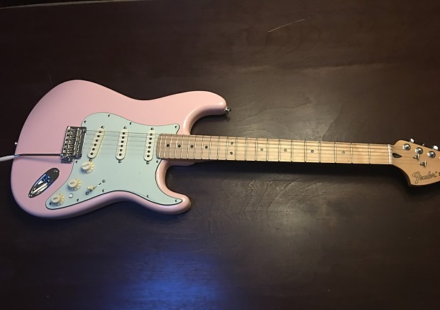 Fender Deluxe Stratocaster 2016 Pink | Reverb