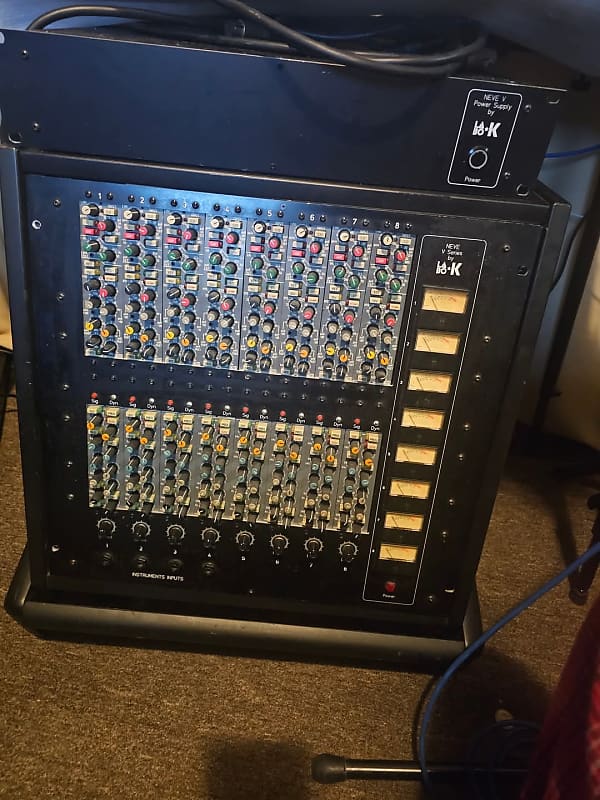 Neve VR Legend 8 Channel Custom Rack With Power | Reverb Deutschland