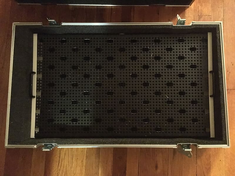 Temple Audio TRIO 28 Pedalboard with SafeCase hard case | Reverb