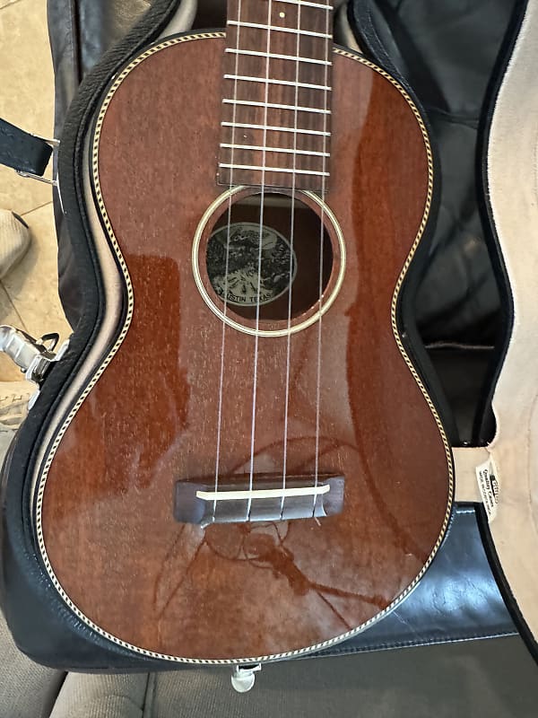 Collings UC 2 Ukulele custom w/case | Reverb
