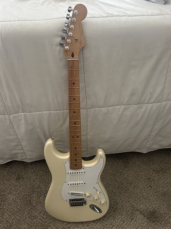 Fender 75 year Players 2021 - Butter Cream | Reverb