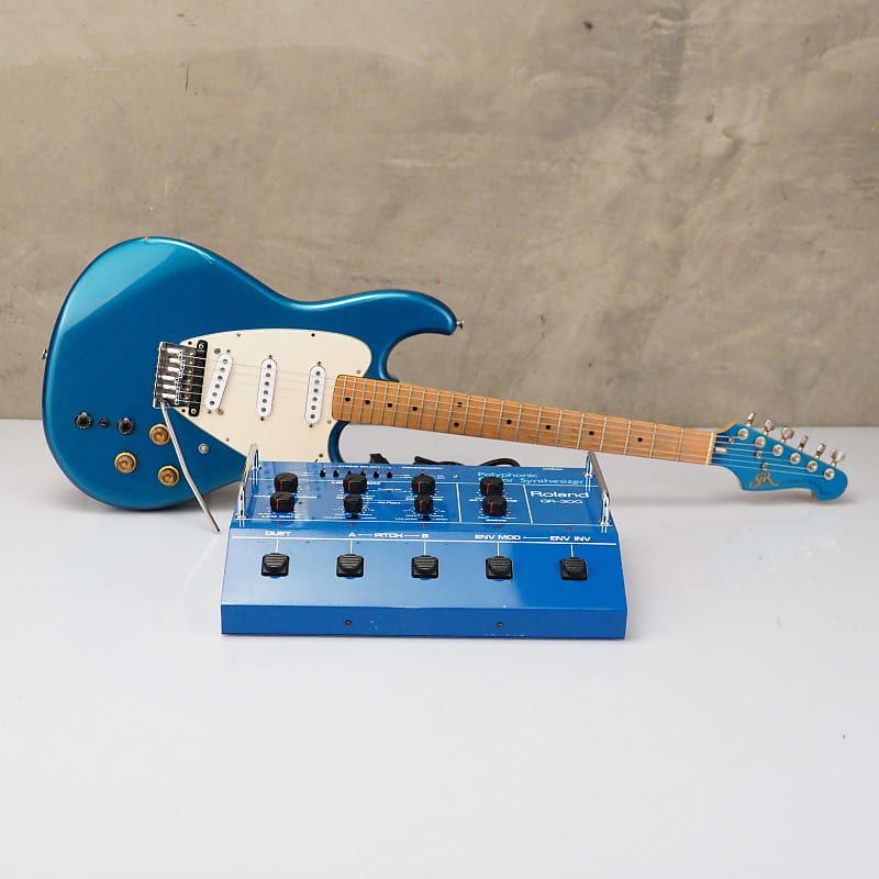 Roland GR-300 Analog Guitar Synthesizer & G-505 w/ Original | Reverb