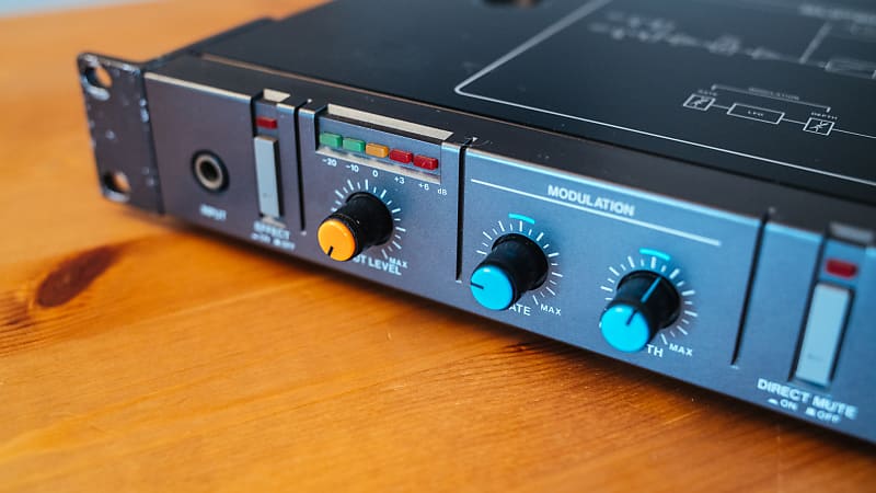 Boss CE-300 Super Chorus 1984 (Analog Juno Chorus in a Rack!) | Reverb