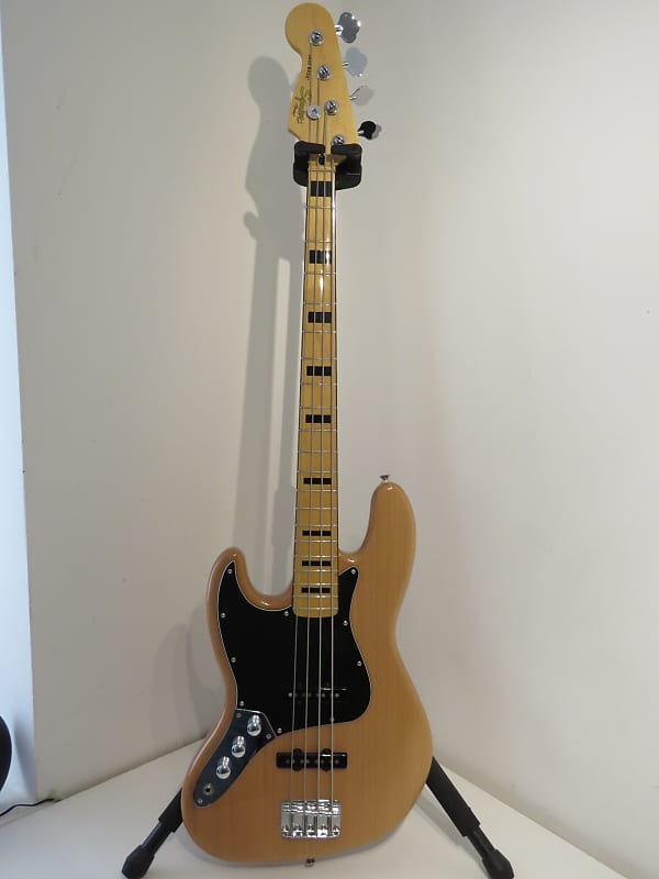 Left-Handed Squier Jazz Bass Classic Vibe 70's in Natural | Reverb UK