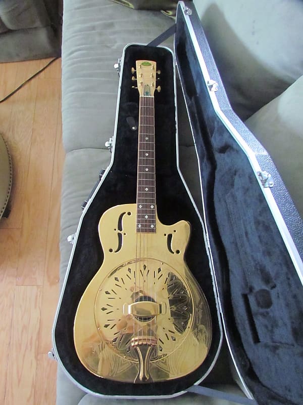 Regal Egyptian Resonator model RC-40CE cutaway 2006 - Triple | Reverb