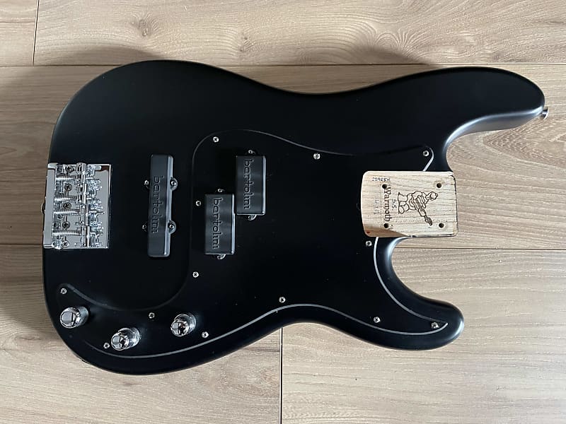 Warmoth Short/ Medium Scale P-Bass Body Bartolini Pickups/ 3 | Reverb