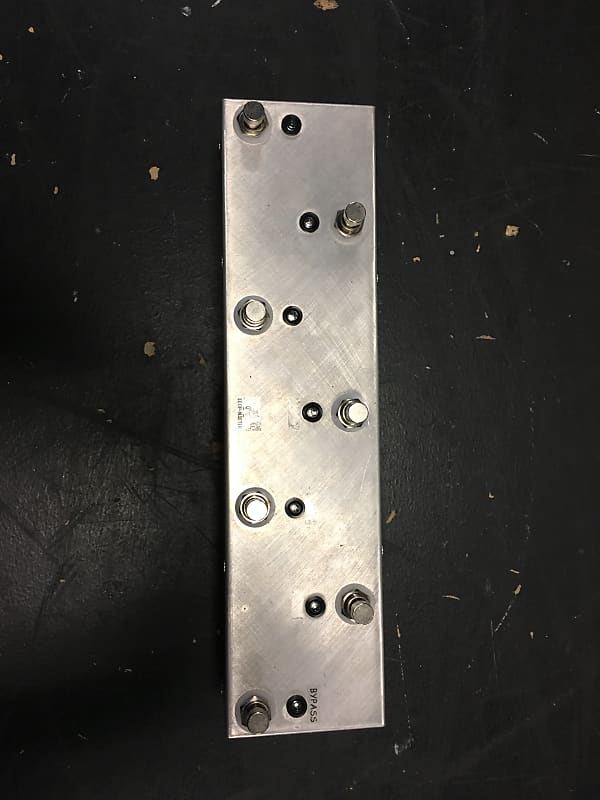 Loopmasters True bypass 5 loop switcher | Reverb