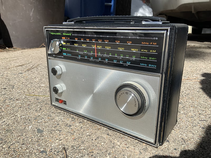 Realistic Astronaut 4 Multiband Radio 1980's - Silver | Reverb