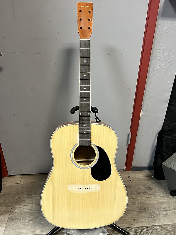 Guitar Wars Acoustic - Natural | Reverb