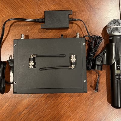 Shure SLX4 Wireless Receiver w/ SLX2 Microphone (SM58) | Reverb