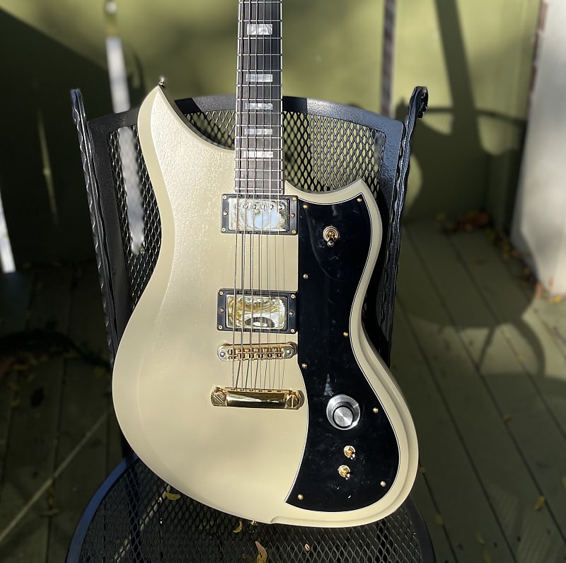 Dunable Yeti Baritone 2021 - Antique White | Reverb