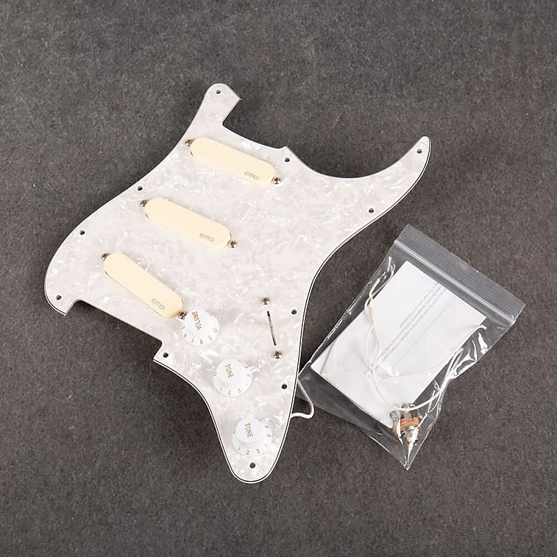 EMG DG20 David Gilmour Pre-Wired Loaded Pickguard - 2nd Hand | Reverb