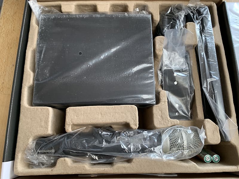 Beyerdynamic TG 556 wireless microphone | Reverb