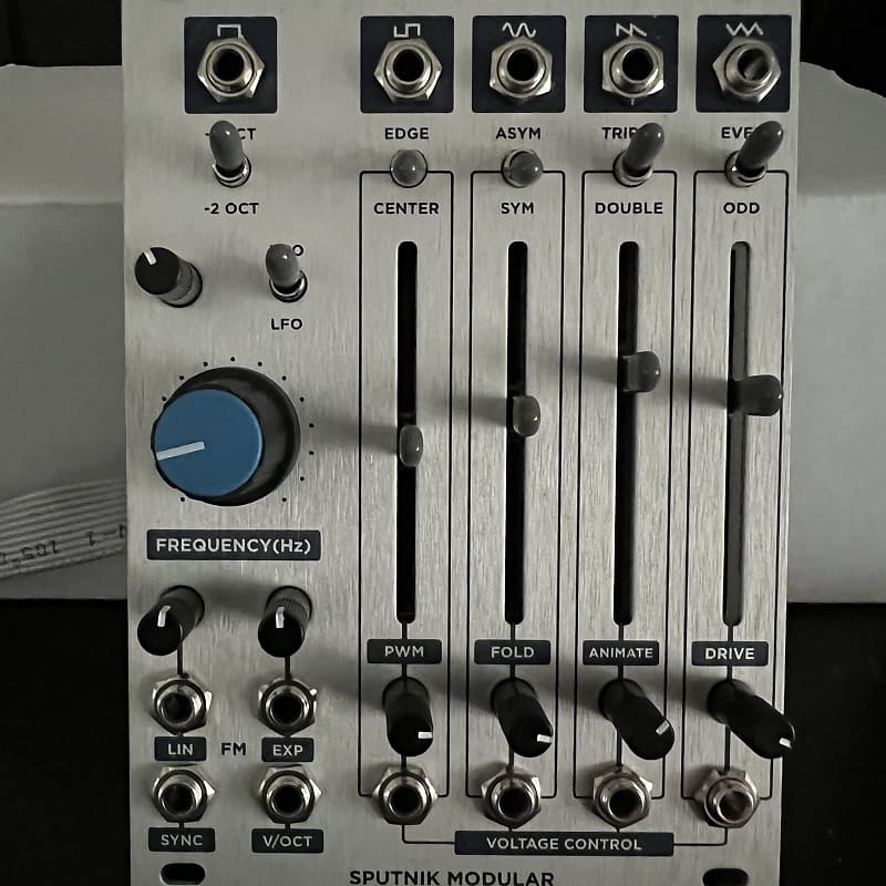 Sputnik Modular Variable Waveform Generator | Reverb