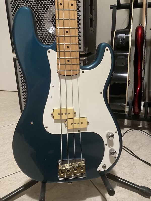 Hondo Deluxe Series 830 Bass 1980s Metallic Blue | Reverb