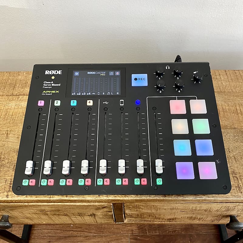 RODE Rodecaster Pro Podcast Studio | Reverb Canada