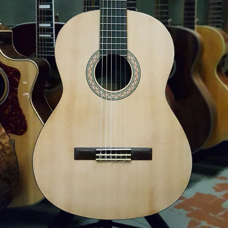 Yamaha C40 M | Reverb